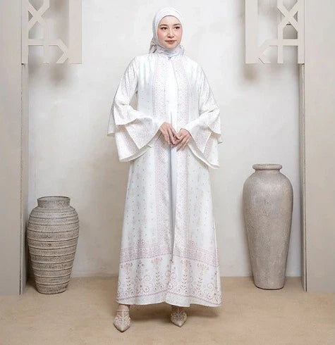 Tips Tampil Elegan dengan Busana Muslim Serba Putih – GREISY OFFICIAL